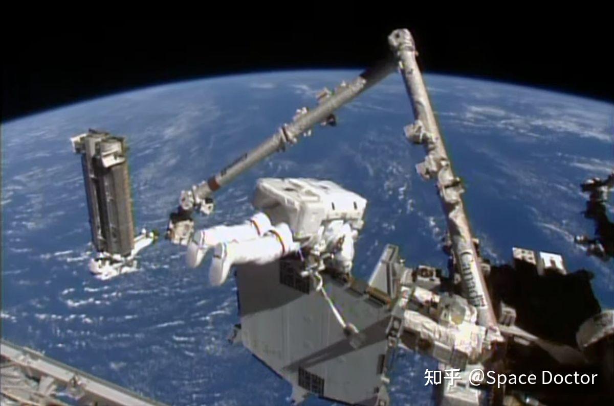 【快讯·国际航天】美国国家航空航天局（NASA）航天员顺利完成国际空间站第257次出舱活动，成功展开第四块太阳能电池板IROSA - 知乎
