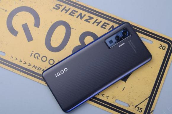 iQOO 5 Pro图赏：传奇版和赛道版哪个是你的菜？ - 知乎