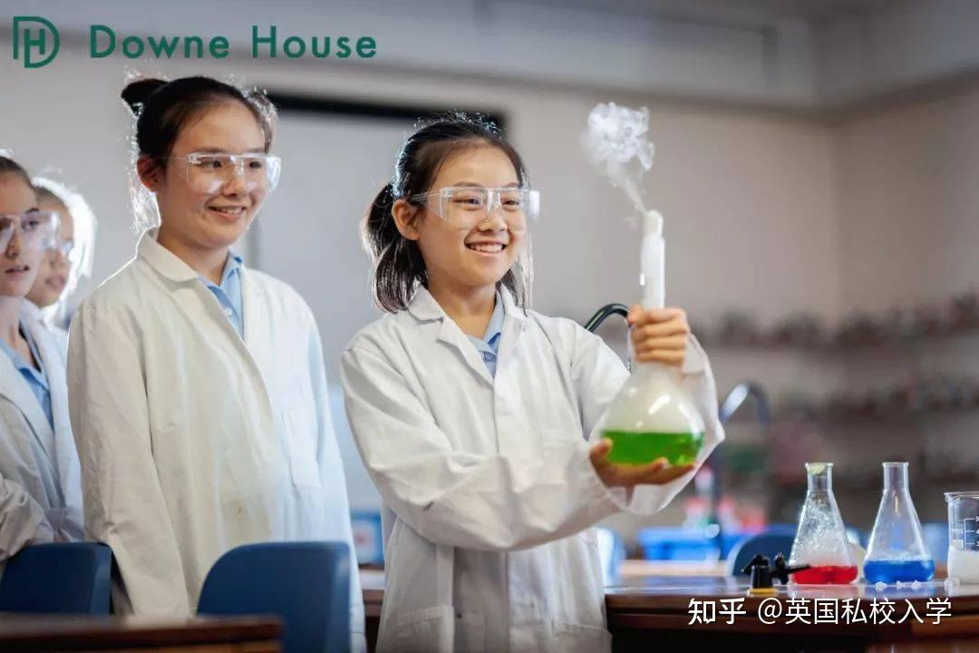英国私立女校Downe House，女生们一起庆祝了建校100周年！ - 知乎