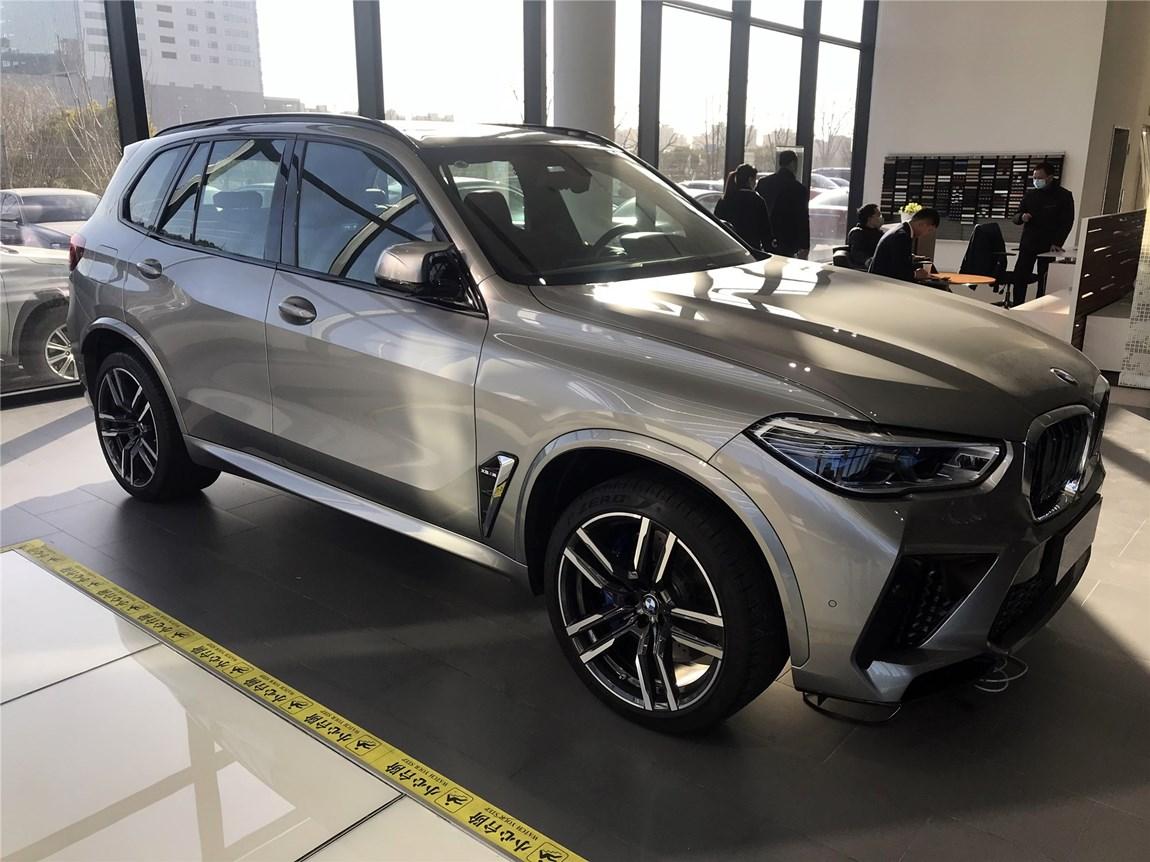 越来越“卷”，宝马X5M又降了，选装后130万出头，可以抄底了？ - 知乎