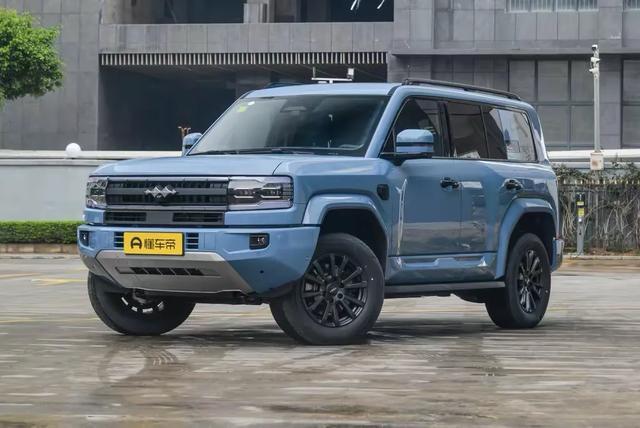 硬派方盒子SUV对决：深蓝G318与方程豹5谁更全能？ - 知乎