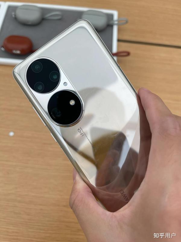 华为P50PRO骁龙888版本和麒麟9000版本差距很大吗？