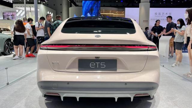 车展实测蔚来ET5，小号ET7被实锤，真能干翻3系？ - 知乎
