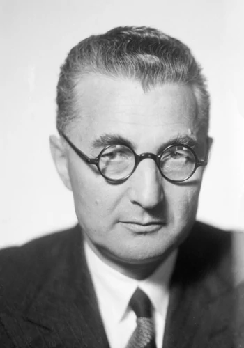 钢铁雄心4 各国家共产主义背景介绍（03）- 欧洲 - 知乎