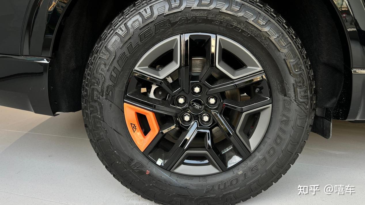 30万纵置后驱，2.3T+10AT，24款福特探险者该怎么选 - 知乎