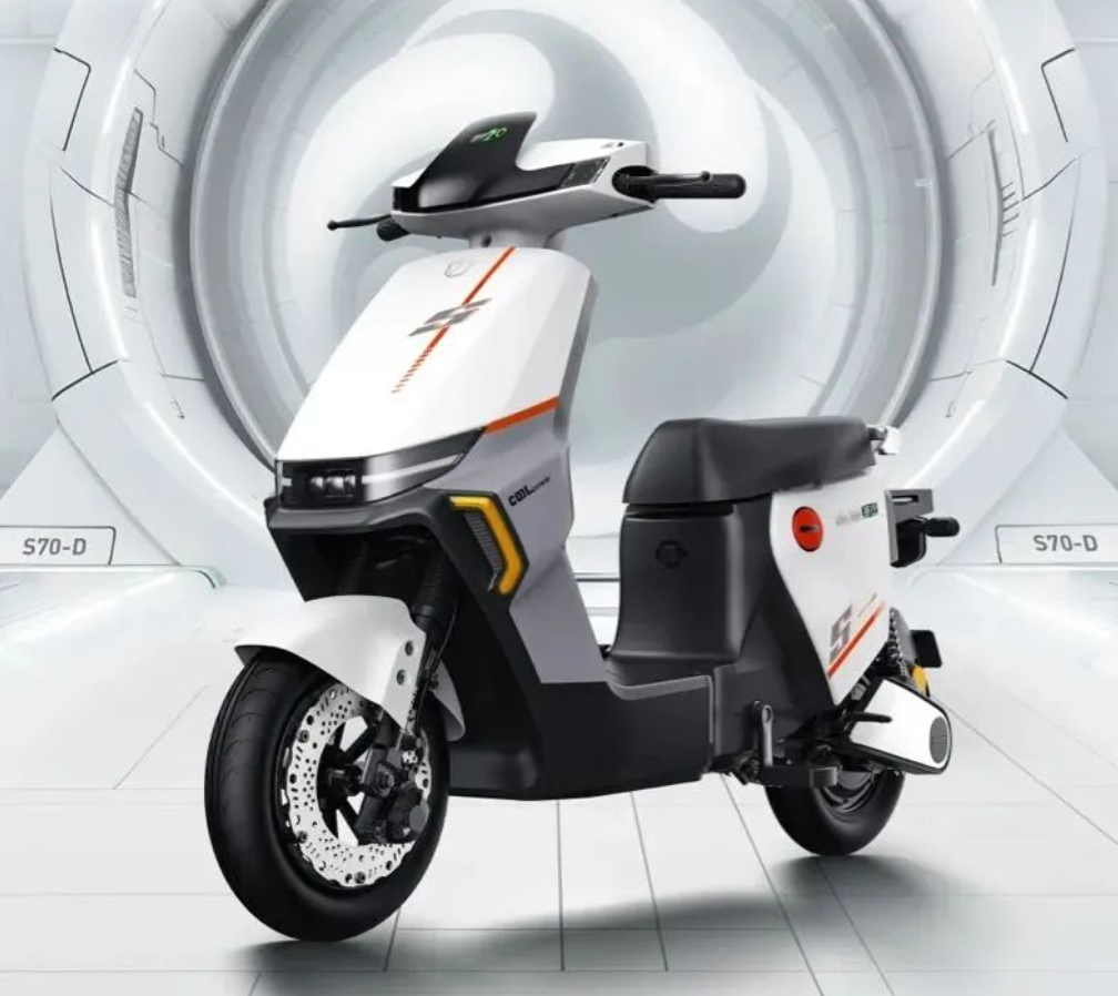 禁摩城市适用，绿源液冷电动车S70-D，续航80km，能骑10年，适合送外卖 - 知乎
