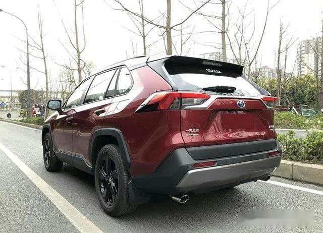 20万提了红旗HS5，再试驾丰田RAV4，对比后发现差距真大 - 知乎