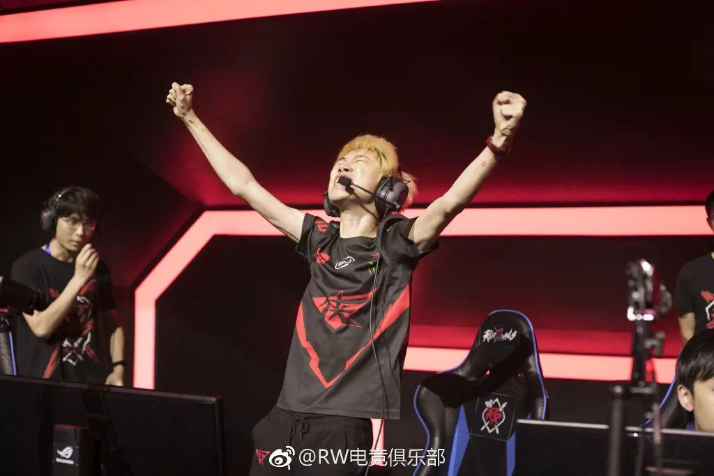 站在你面前的是，LPL第一个本土化韩国选手，Doinb！ - 知乎