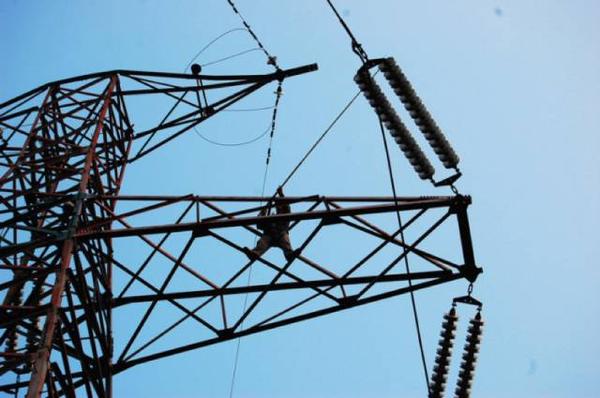 小科普|三分钟教你看杆塔确定电压等级 - 知乎