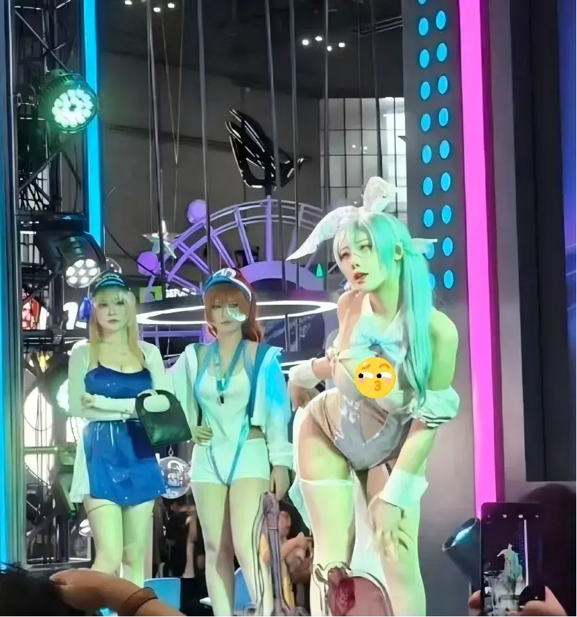 被举报被Ban被消失，韩国Coser凭什么让“老乡鸡”破防？ - 知乎