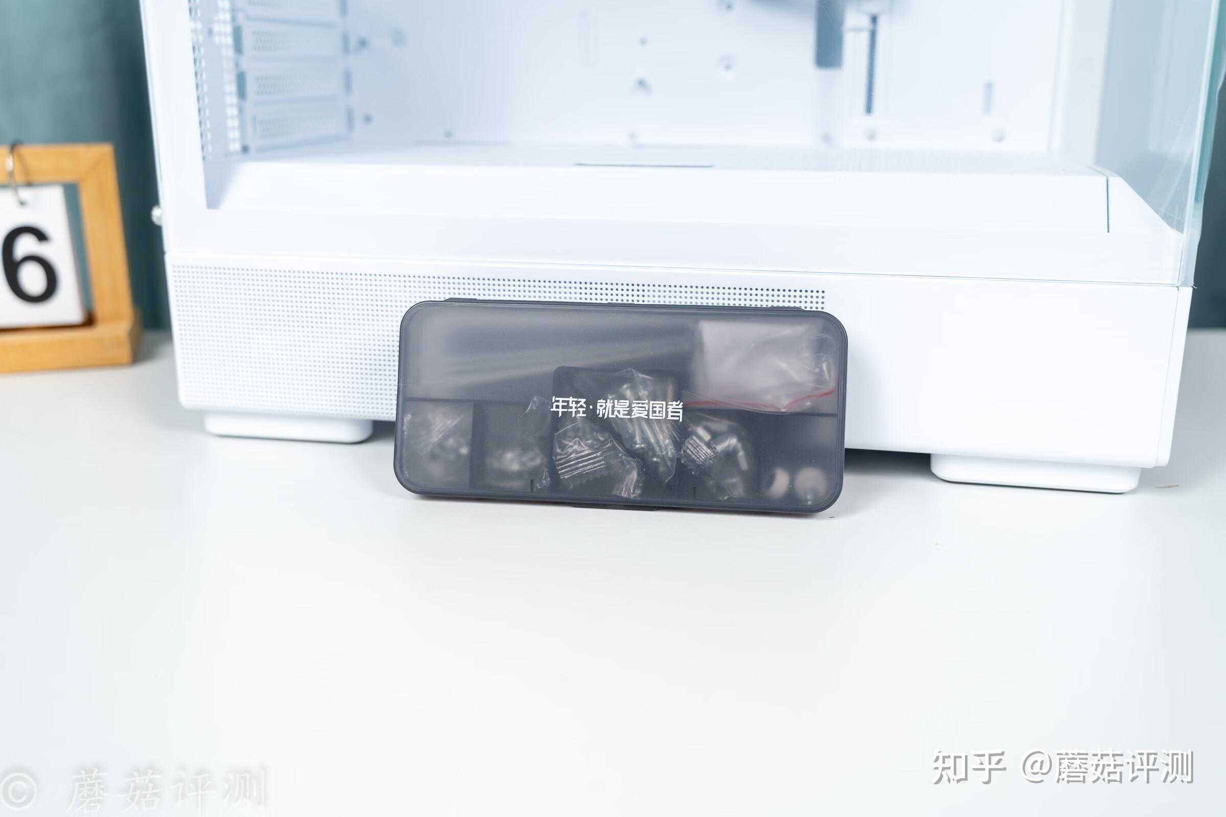 小巧精致，全景展示，效果震撼，爱国者（aigo）星璨小岚270°海景房机箱 评测