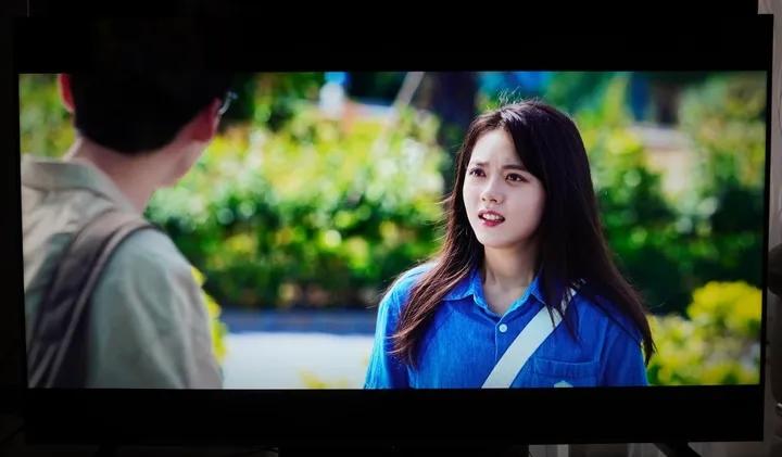 海信的ace2平常不打游戏，偶尔看剧值得购买吗,另外和E5k比较推荐哪个？