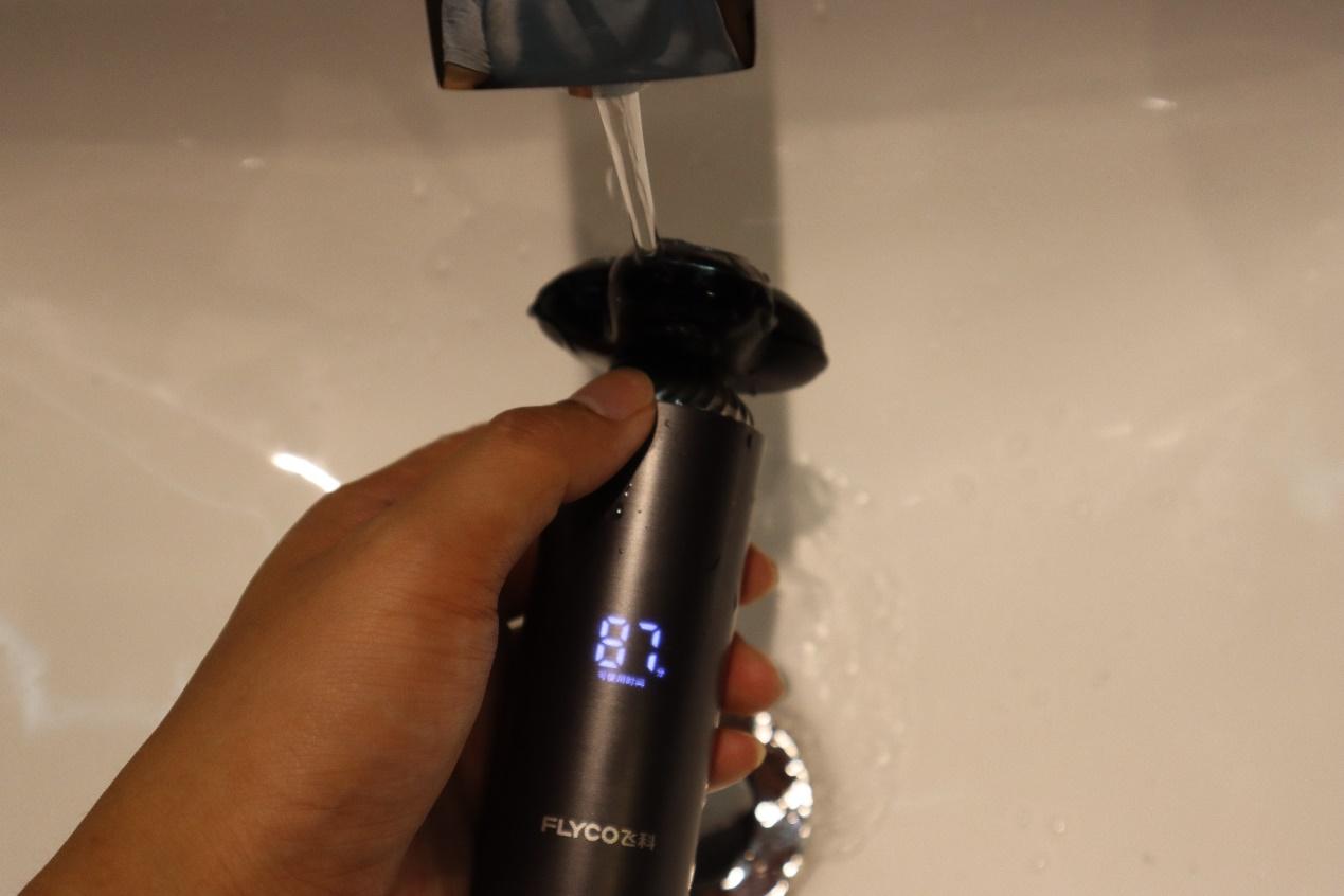 飞科FS968智能感应剃须刀深度评测：告别传统，重新定义剃须方式 - 知乎