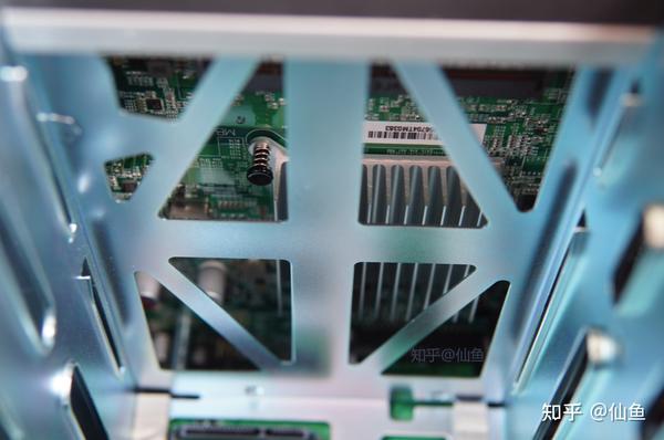 从全能到专业！华硕AS6704T NAS深度评测与玩机教程 - 知乎