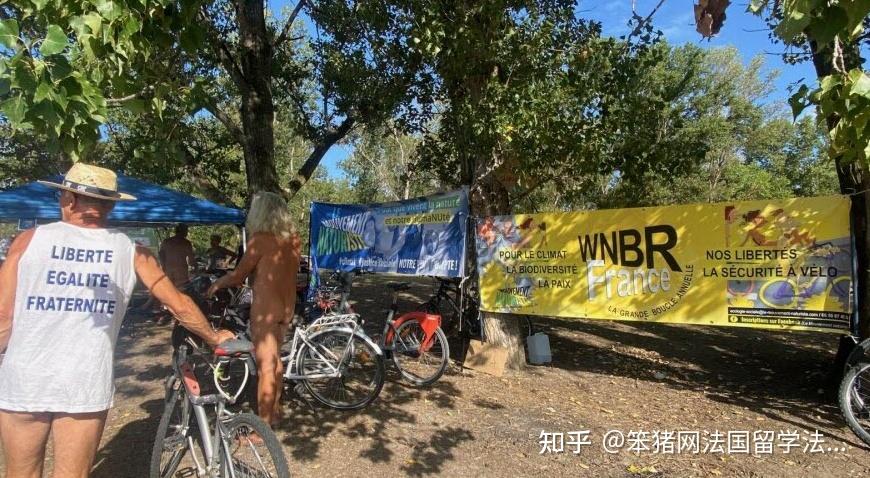 不愧是自由的法兰西！法国人裸骑上街呼吁关注环保，“自然主义”or“犯罪”？ - 知乎