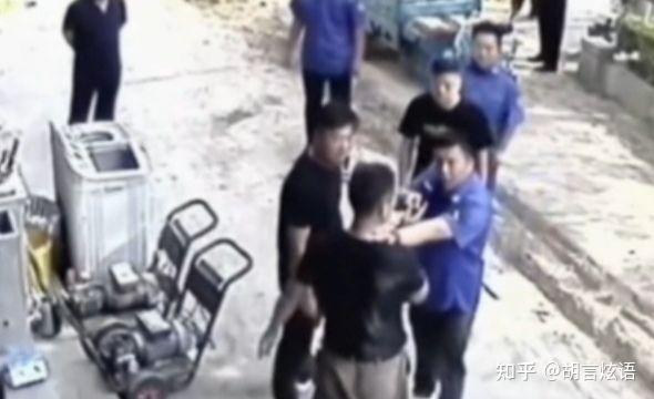 洛阳城管打人事件保安冒充城管执法打人，罪上加罪，必须严惩 知乎