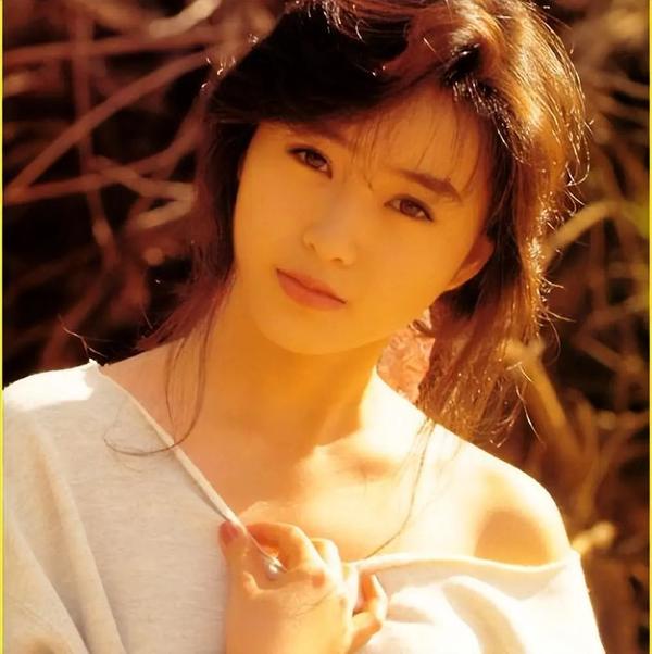 酒井法子:吸毒逃亡,与和尚生子,清纯天后为何沦为“万人睡” 知乎