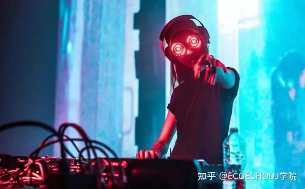暗黑系“眼镜妹”Rezz：我们仍未知道Rezz到底在做什么音乐 - 知乎