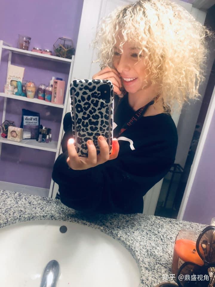 暗黑女神，肯齐·里维斯（Kenzie Reeves）娇小身材的精灵 - 知乎