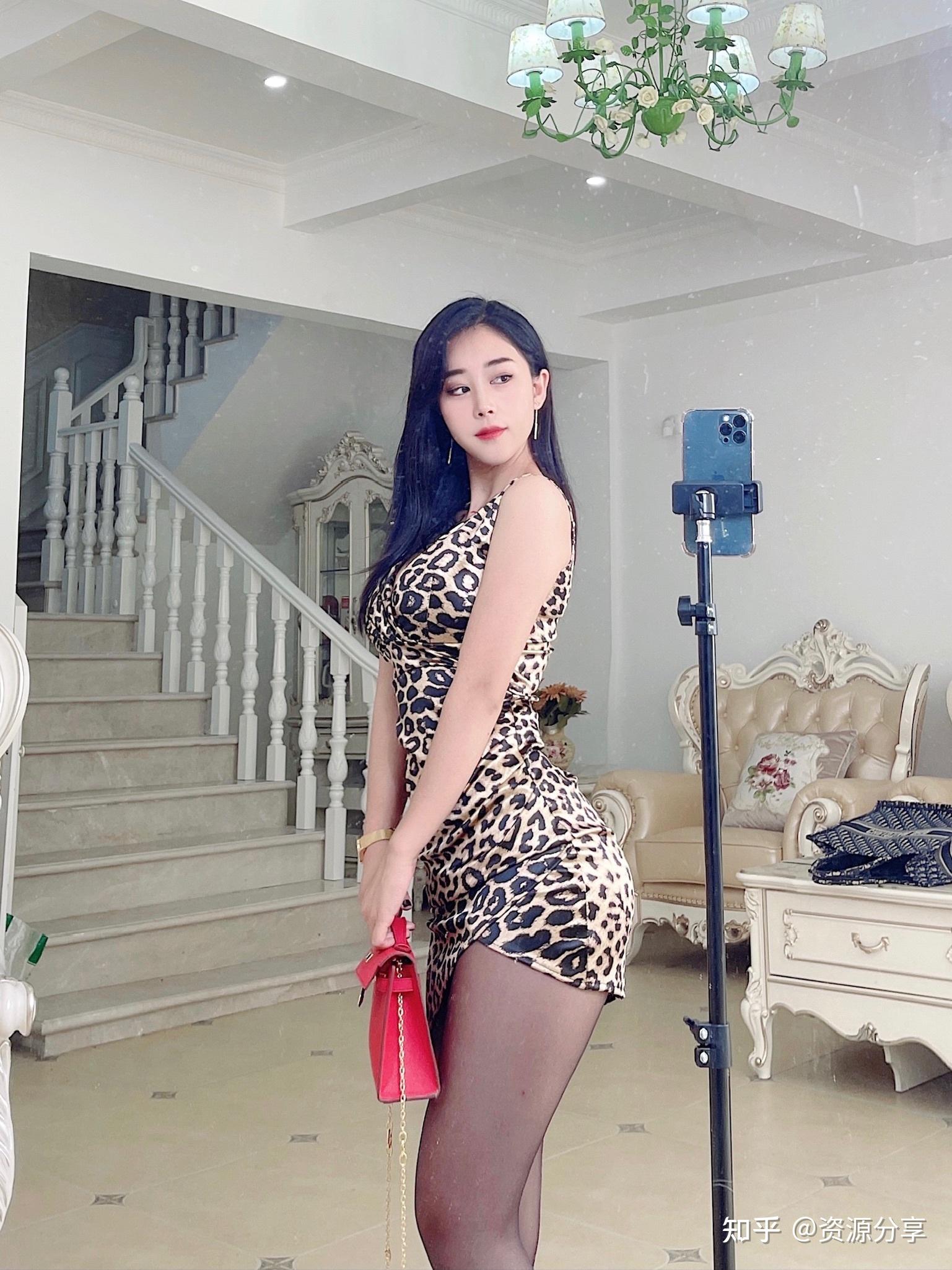 张老师微密圈系列写真图片 2021-2022[1731P-73V-1.99G] - 知乎