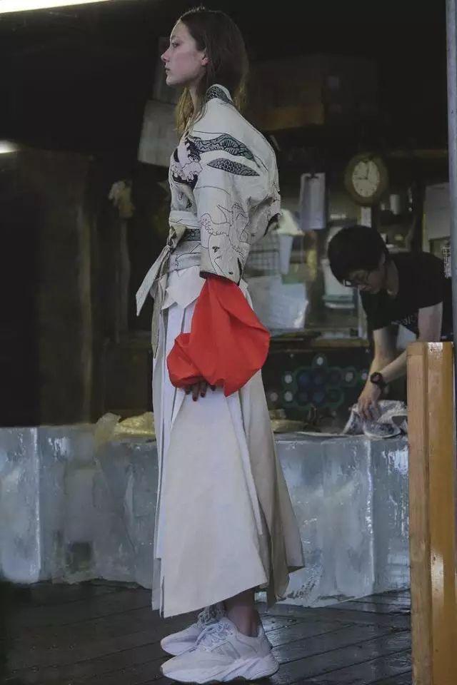 最近流行起了老爹鞋，到底什么叫老爹鞋，怎么搭配更潮流？ 知乎