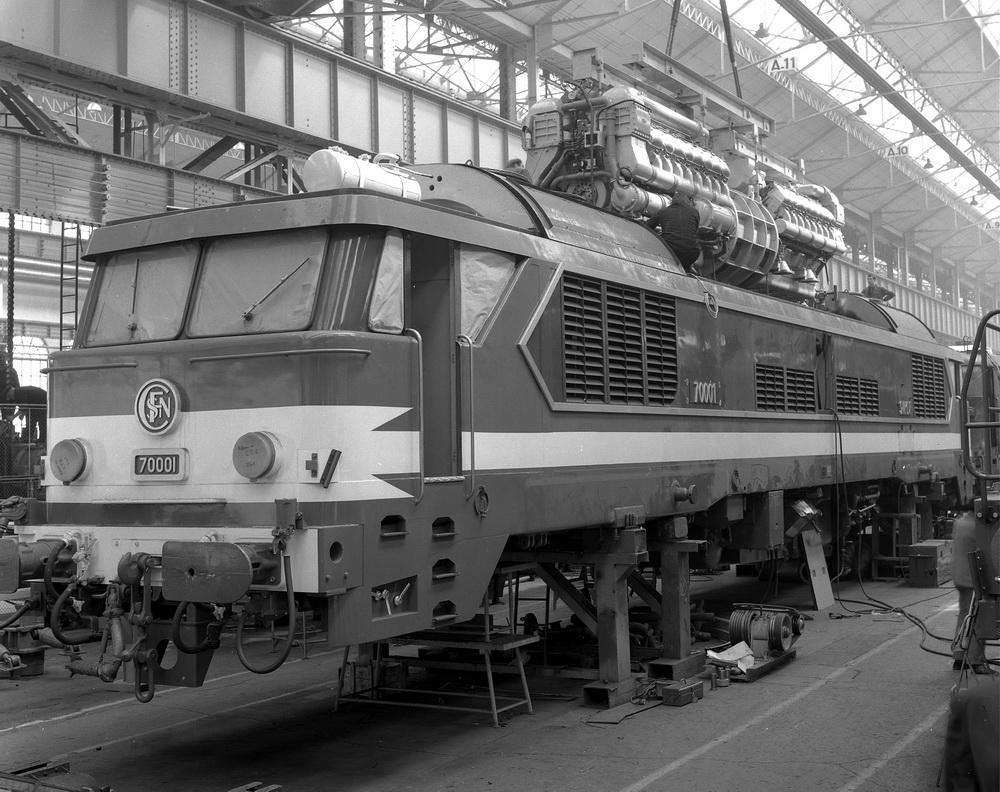 【科普】“破鼻子”法国国家铁路CC 72000型、CC 72100型和摩洛哥国家铁路DF 100型内燃机车（上篇） - 知乎