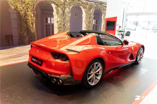 离上街还有多久？两辆最新款敞篷法拉利前日饮马珠江 - 知乎