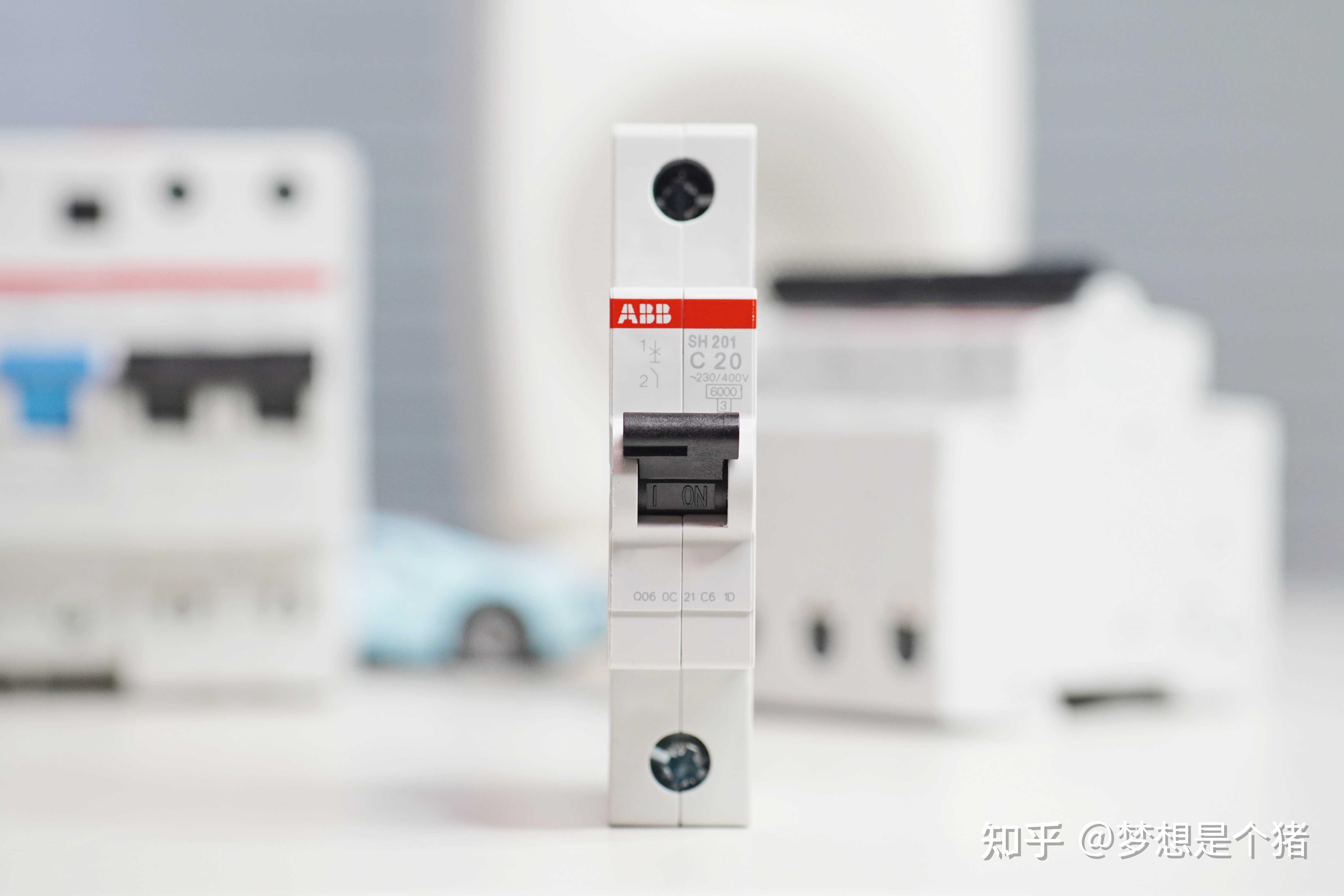纯干货：微型断路器的选型及ABB SH200系列拆解分析 - 知乎