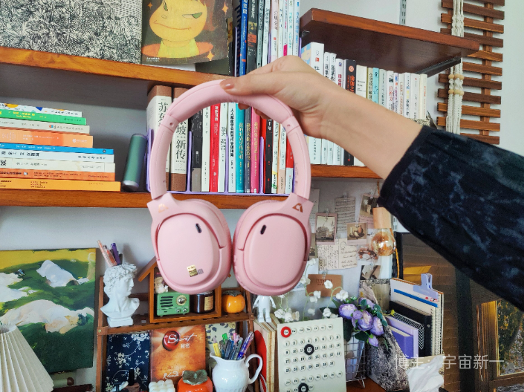 2024年头戴式降噪耳机怎么选？百元耳机却有千元耳机的音质，一魔声学E700头戴式耳机自用实测，65小时降噪续航！ - 知乎