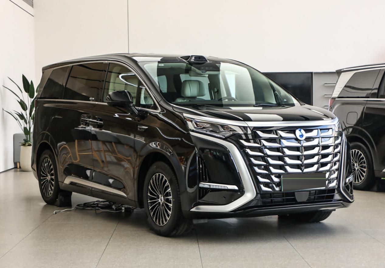 王者之间的对决，2025款腾势D9对比GL8陆尊PHEV - 知乎