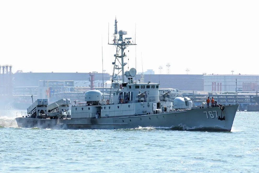 黄水战列舰，驱赶核潜艇、击沉驱逐舰（037系列护卫艇全系列解析） - 知乎