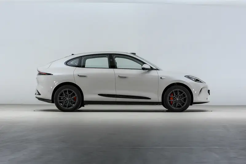 【全新智己LS6正式上市 权益价21.69万元起】 - 知乎