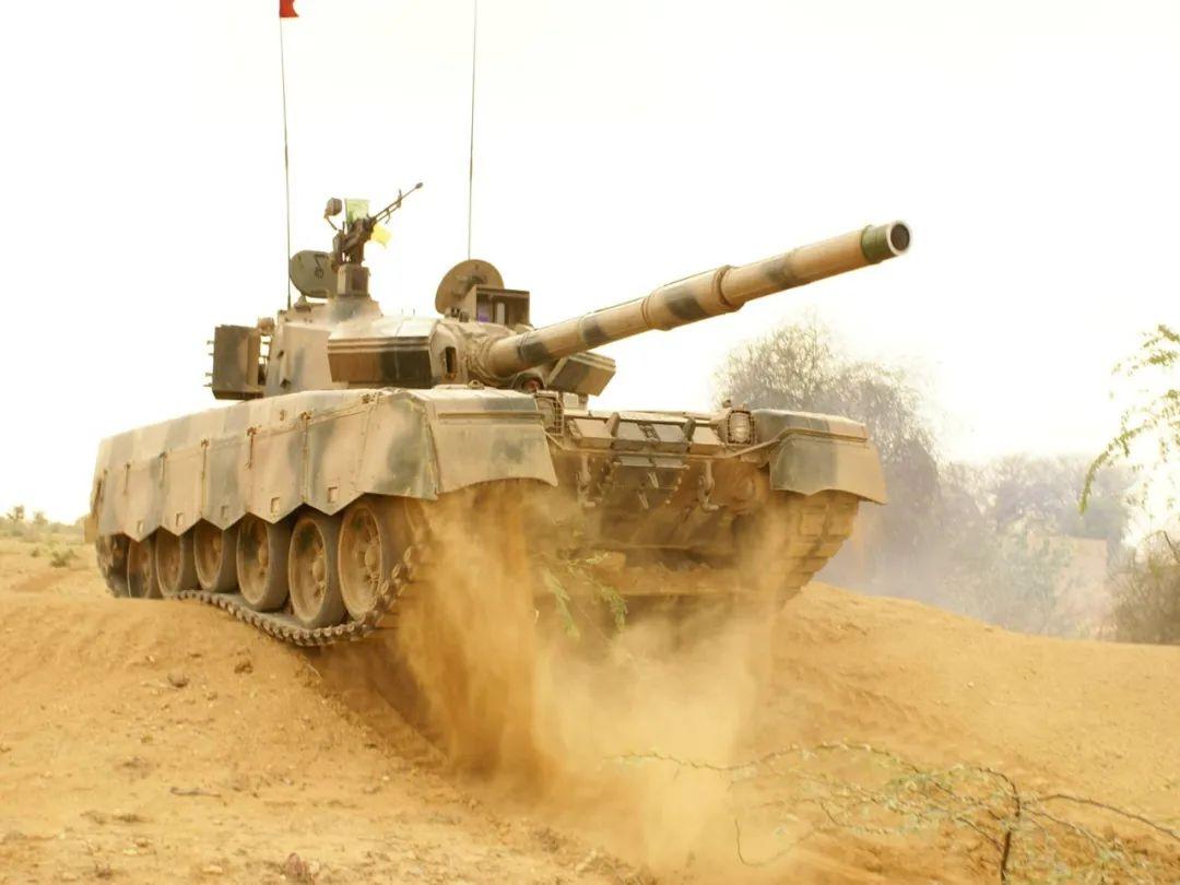 直击珠海航展中国陆战之王，什么底盘竟能“适配”出12种战车？ - 知乎
