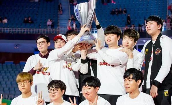 沉寂三年再觉醒的SKT——S9，你们的皇帝回来了 - 知乎