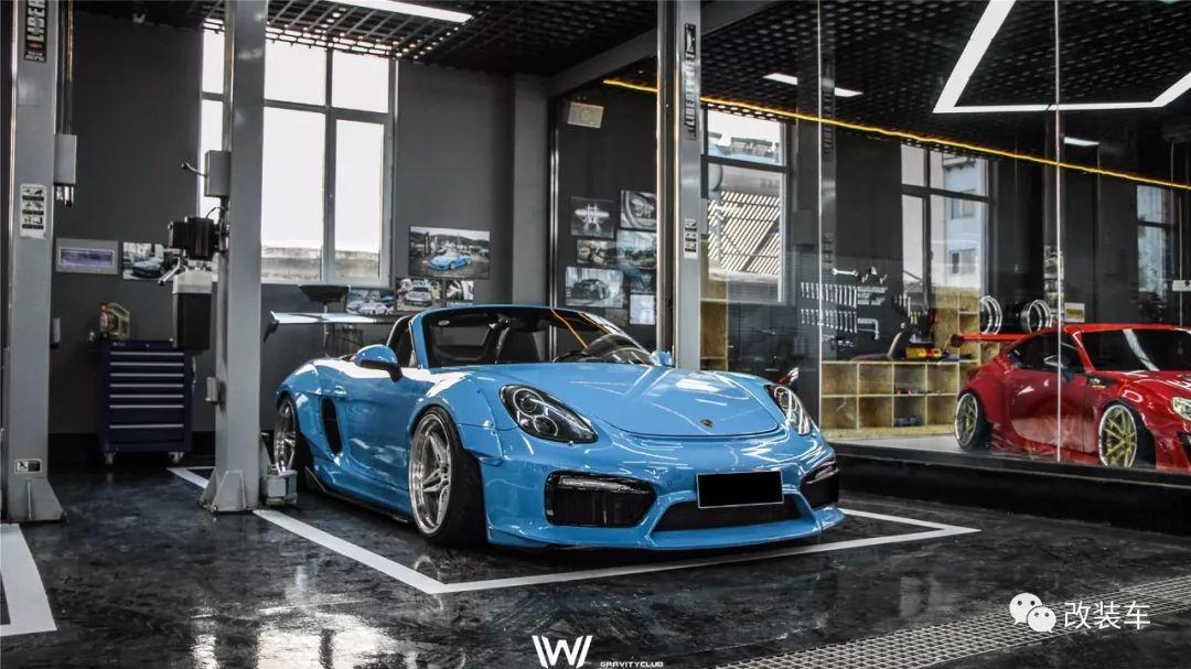 保时捷Boxster 981为了参加聚会，来不及喷漆改装 贴上报纸就出发！ - 知乎