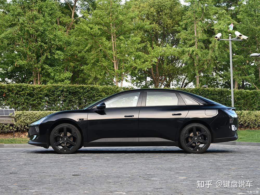 10万级纯电王炸对决！零跑B01激光雷达+后驱，真能掀翻小鹏M03？ - 知乎