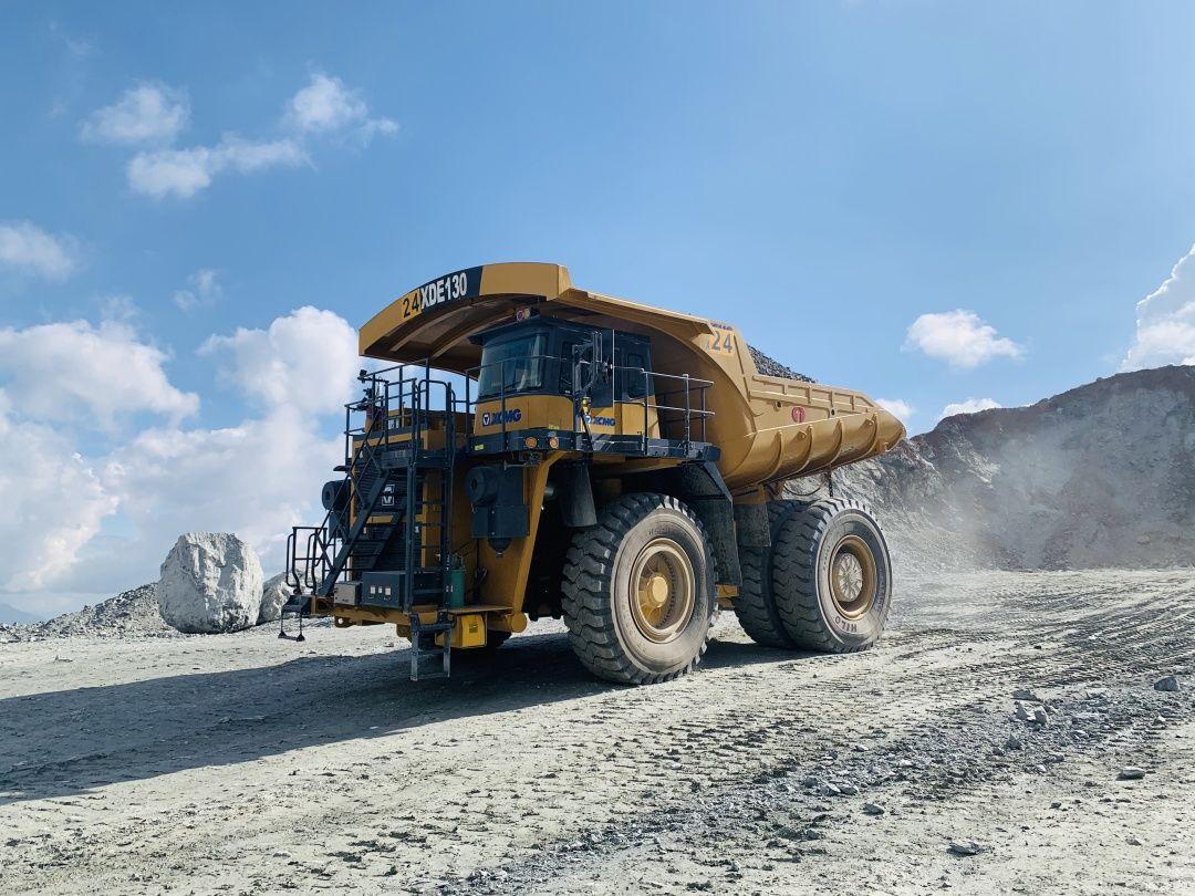 火爆开工，徐工大型矿用自卸车“戴月”发车 - 知乎