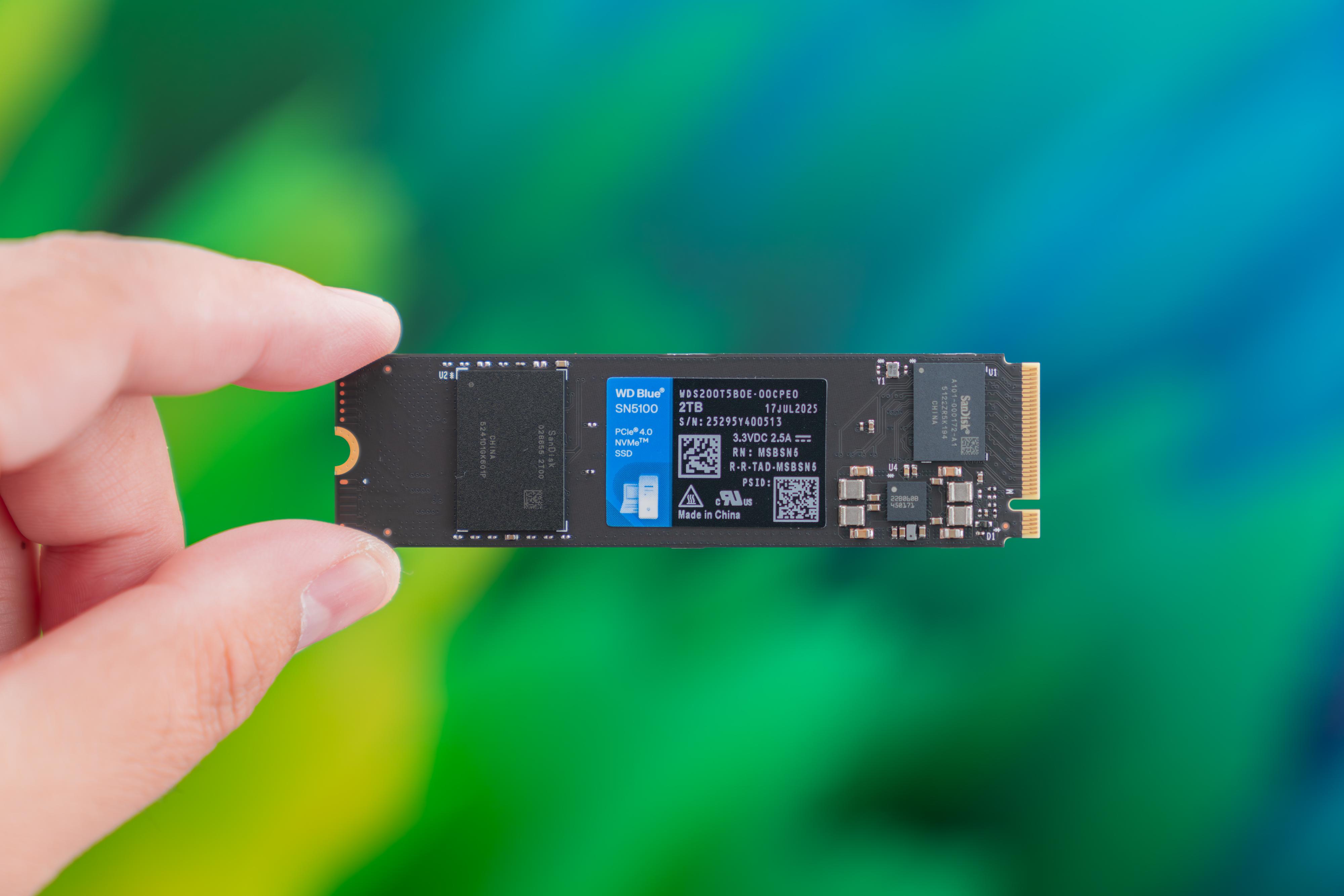 闪迪 WD Blue SN5100：顺读 7100MB/s，随写 1300K IOPS 的 PCIe 4.0 次旗舰 - 知乎