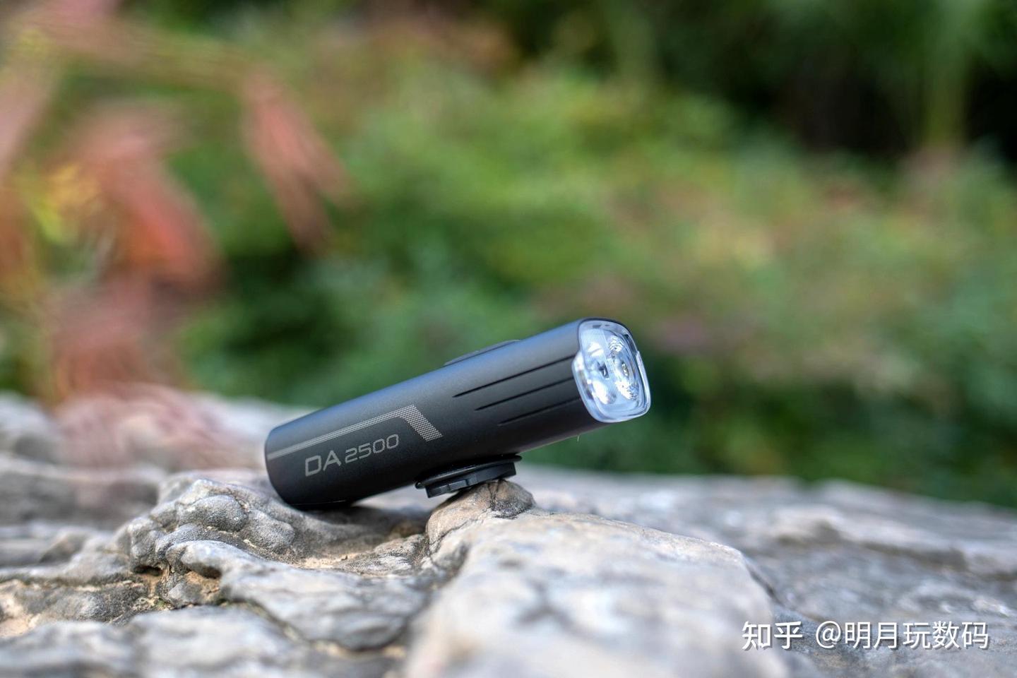 夜间骑行，迈极炫DA2500，为你加双明亮的眼睛 - 知乎