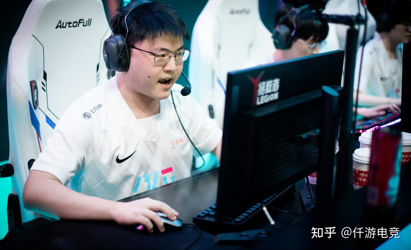 UZI直播揭露S10退役真相：主播真正退役只有被RNG强制退役那一次 - 知乎
