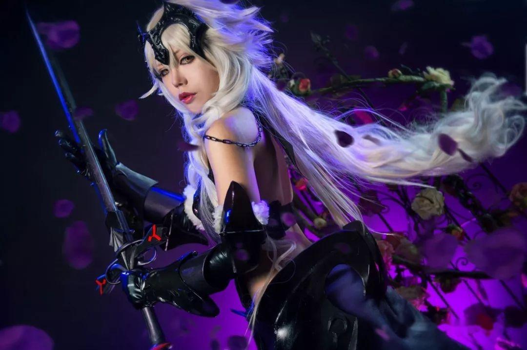 突破次元壁的娇嫩贫Ru娘 大师级Cos赏 - 知乎