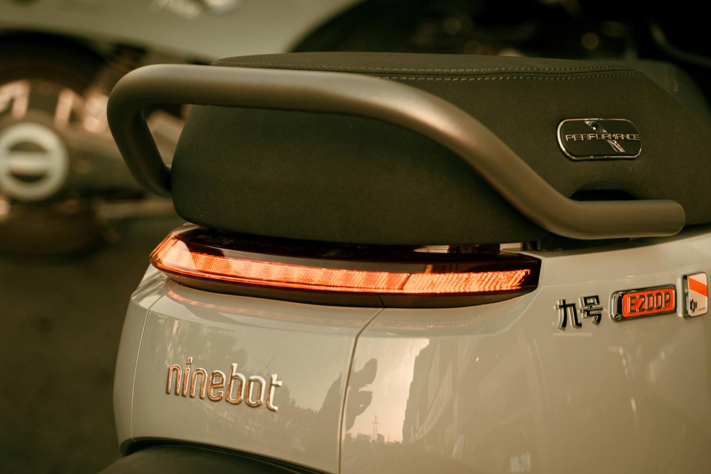 近2.1W的电动摩托车，体验如何？九号E200P MK2测评