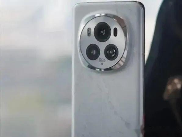 荣耀Magic6 Pro与华为Mate 60 Pro全面对比！