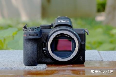 尼康Z5和尼康Z50哪个更值得购买？