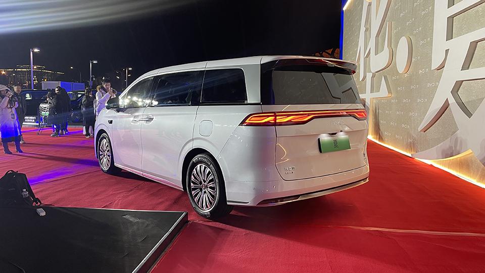 比GL8插混便宜11万，比亚迪夏，没四驱也比合资有性价比？ - 知乎