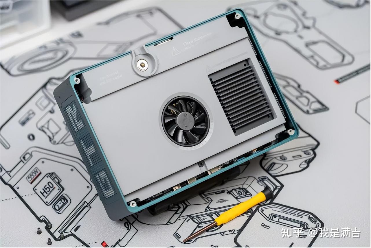 迷你主机装上墙，零刻GTR 7另类玩法，7840 HS性能卓越 - 知乎