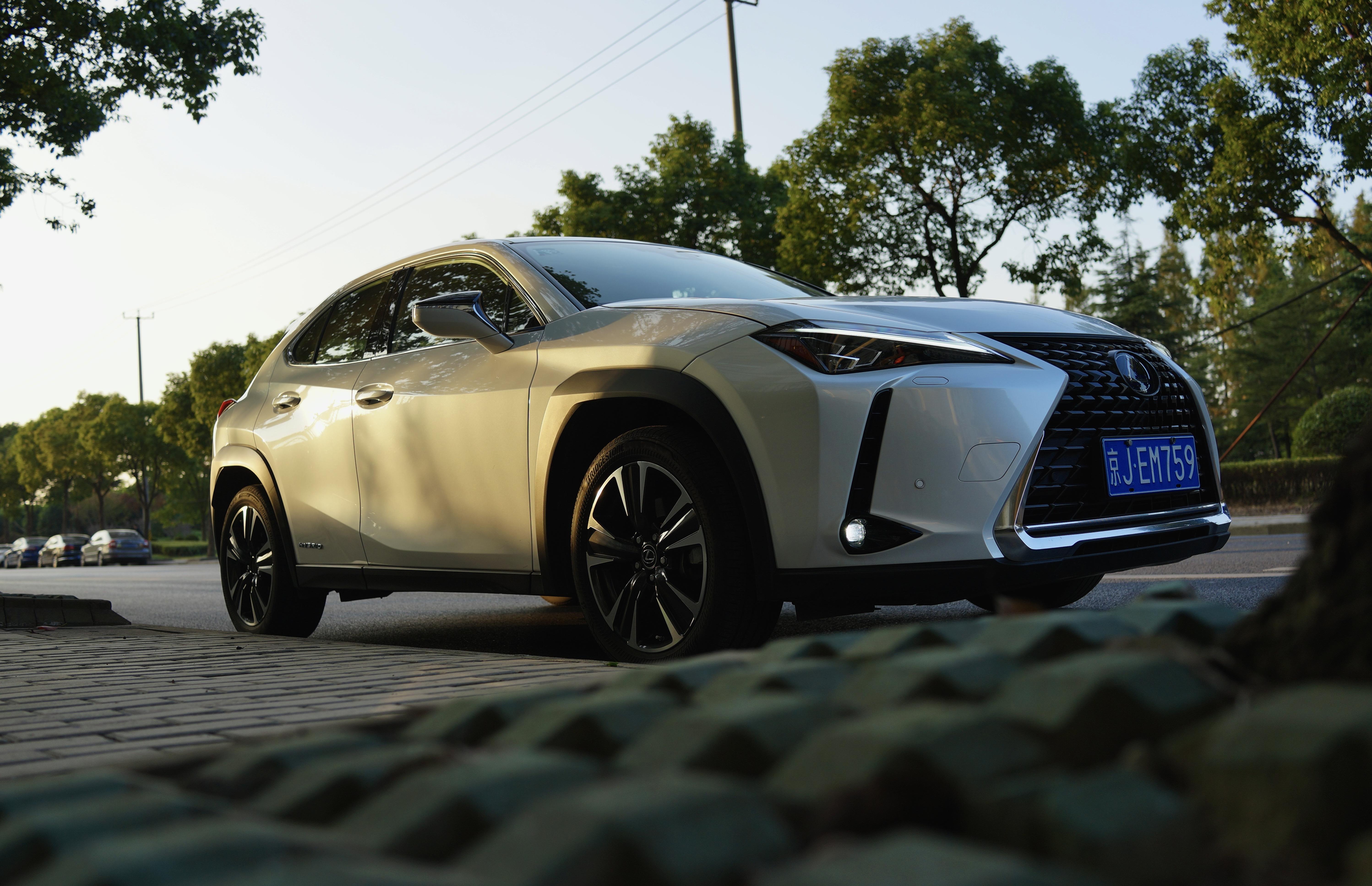 顶配的香气——UX260h - 知乎