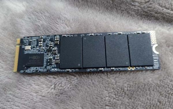 国产SSD崩盘了！但黑片泛滥，掉盘严重？别让杂牌毁了国产的口碑 - 知乎