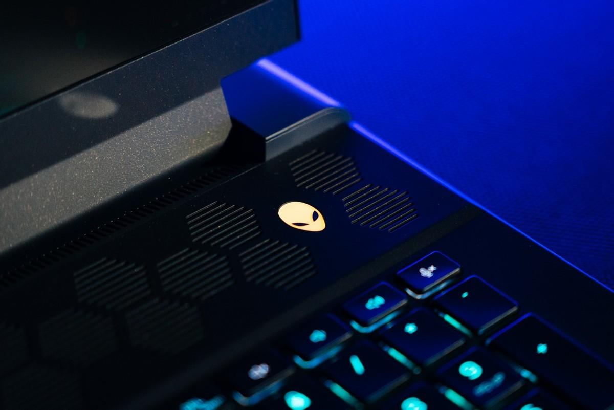 外星人Alienware m18评测：细节拉满，游戏体验新王者 - 知乎