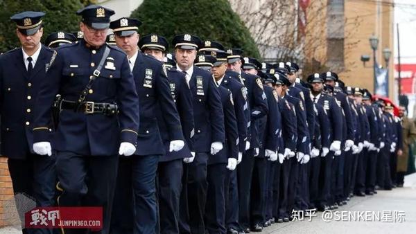 为什么警察腰间那么多装备，究竟装了啥？ - 知乎